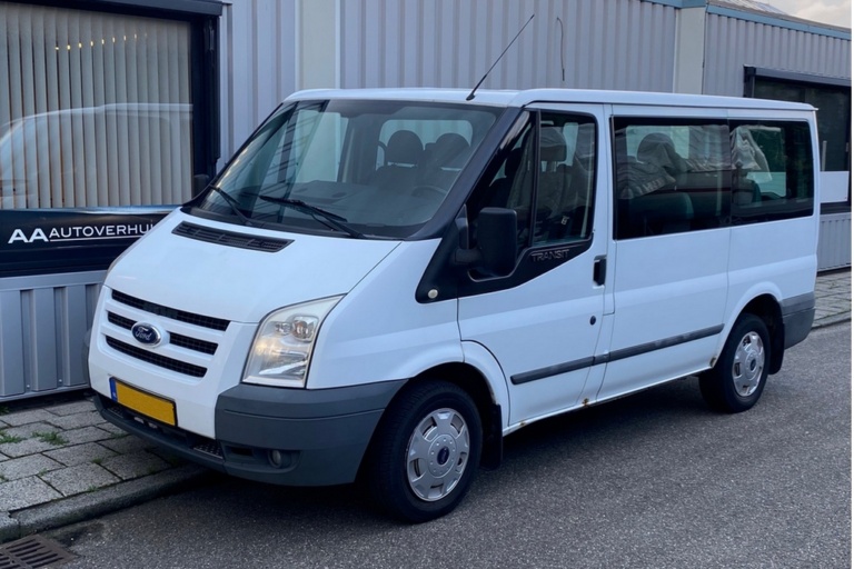 Voordelig personenbus huren in Voorschoten, Leiden, Den Haag eo